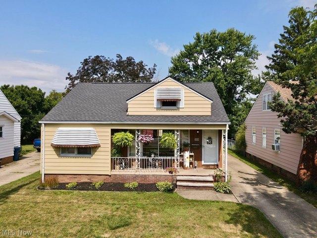 5900 Pearl Rd, Parma Heights, OH 44130