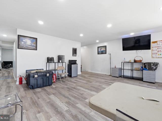 5900 Westfield Avenue