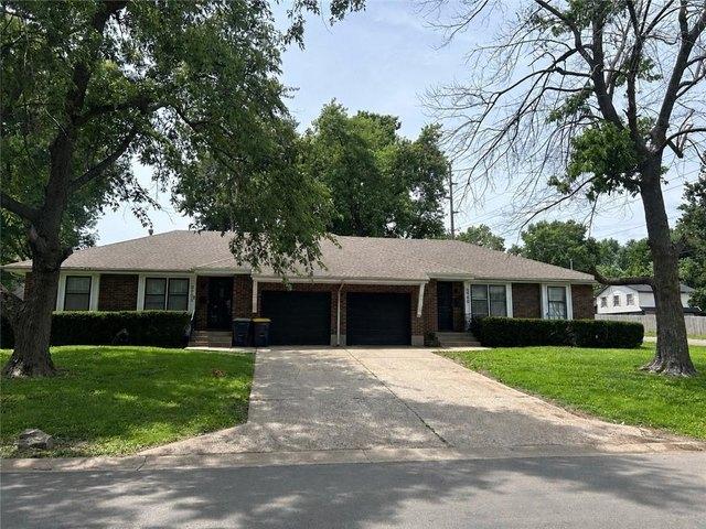 5900 Westridge Rd, Raytown, MO 64133