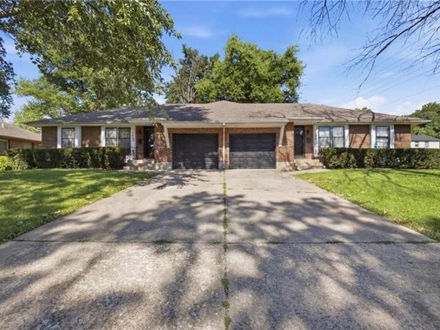 5900 Westridge Rd, Raytown, MO 64133