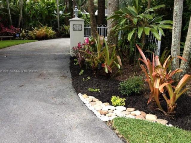 5900 96th St SW, Pinecrest, FL 33156