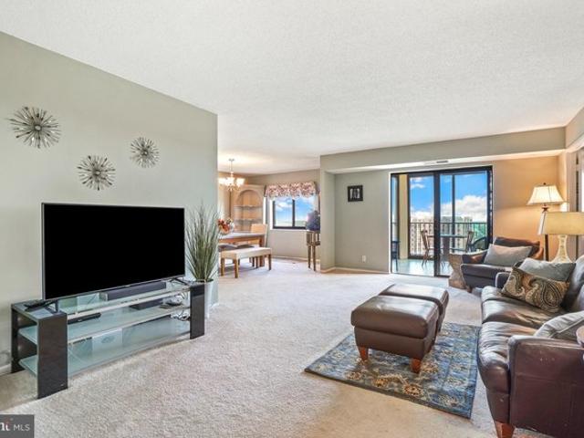 5901 Mount Eagle Dr Apt 1216, Alexandria, VA 22303