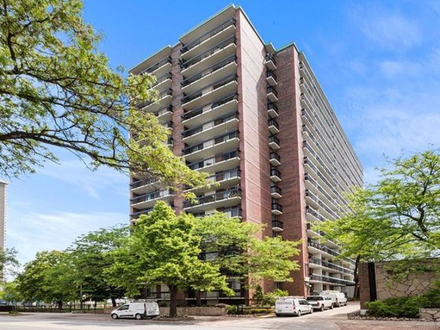 5901 N Sheridan Rd Apt 2C, Chicago, IL 60660