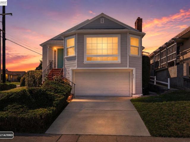 5901 Burlingame Ave