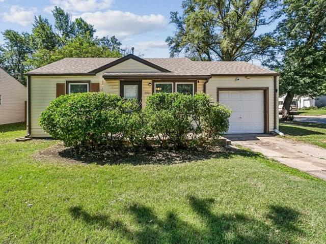 5901 E Bayley St, Wichita, KS 67218