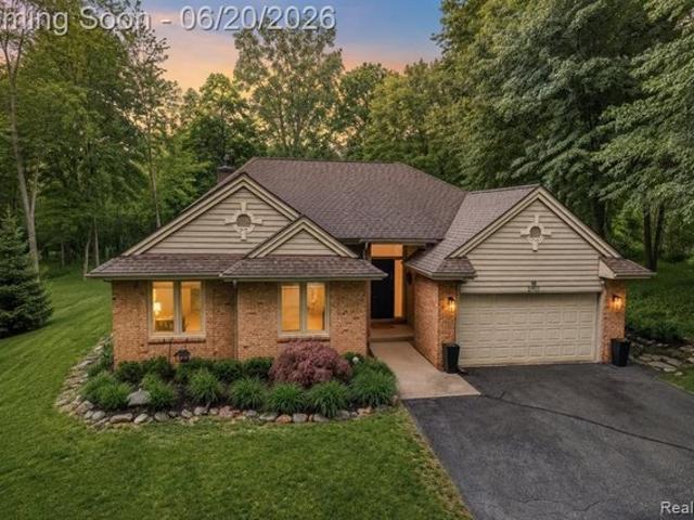 5901 Ford Rd, Commerce Township, MI 48382