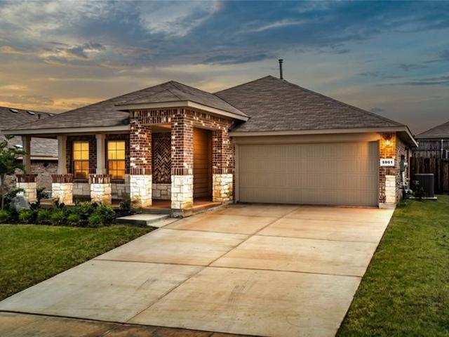 5901 Harvey Gap Ln, Denton, TX 76226