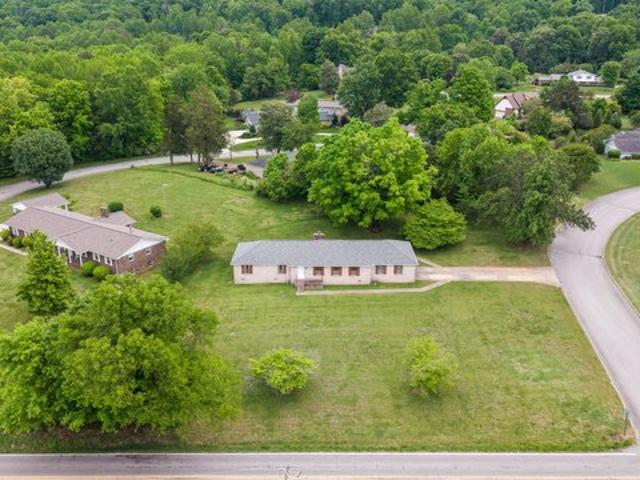9501 Heathwood Dr, Collegedale, TN 37363