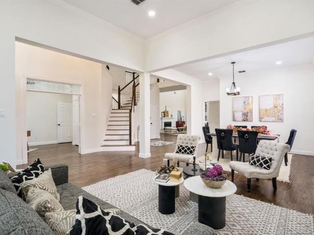 5901 Louisville Drive