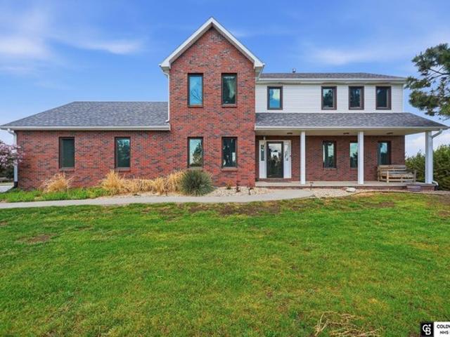 5901 Palomino Ln, Lincoln, NE 68523