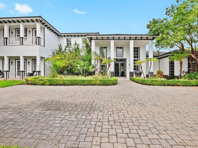5901 Rolling Road Dr, Pinecrest, FL 33156