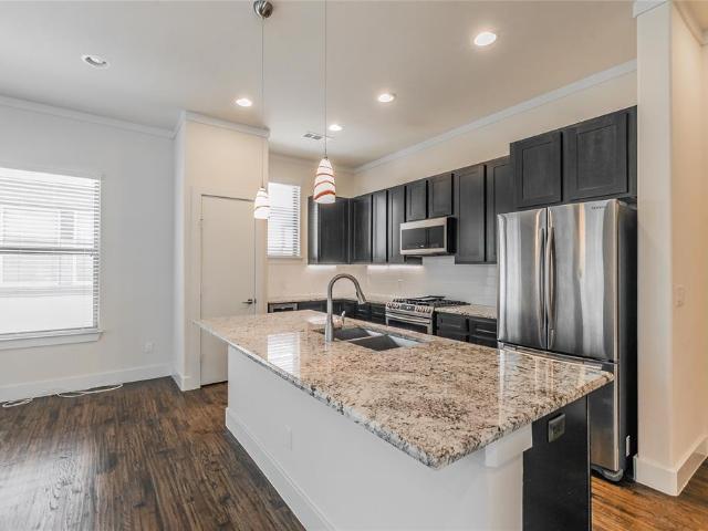 5901 Ross Avenue # 7