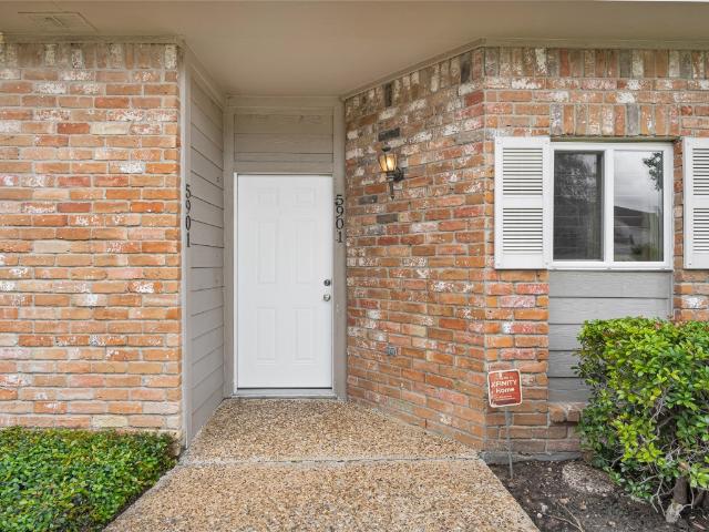 5901 Woodway Place Ct