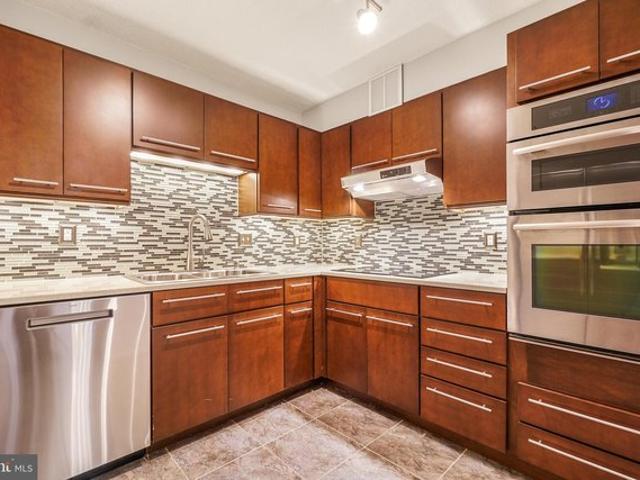 5902 Mount Eagle Dr Apt 1503, Alexandria, VA 22303