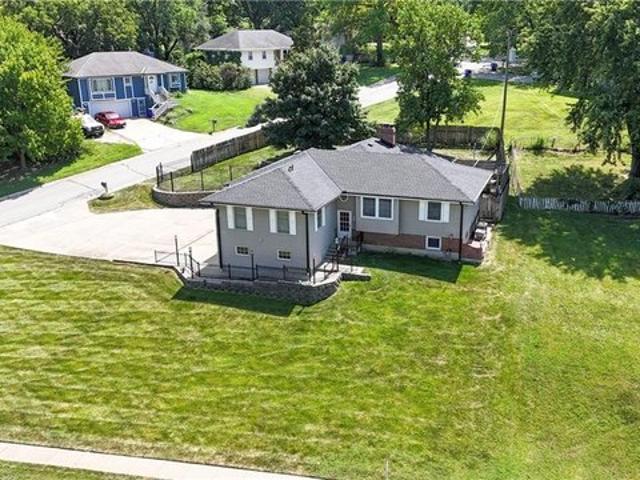5902 Noland Rd, Shawnee, KS 66216