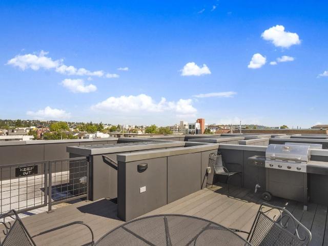 5902 Ballard Studio Apartment for Rent at 5902 22nd Ave Nw, Seattle, WA 98107 Adams