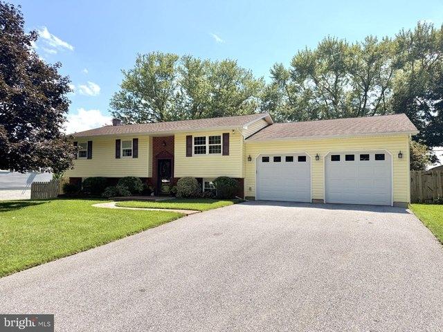 5902 Lawrence Dr, Sykesville, MD 21784