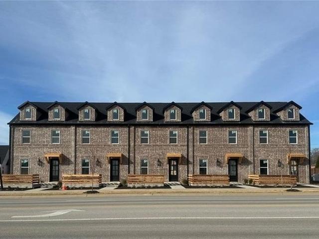 5902 5 S Bellview Rd, Rogers, AR 72758