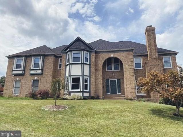 5903 Hampton Forest Way, Fairfax, VA 22030