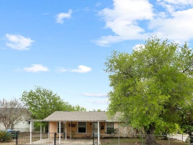5903 Stoney Creek Dr, San Antonio, TX 78242