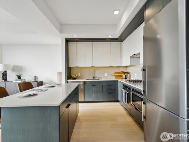 590 1st Avenue S # 805