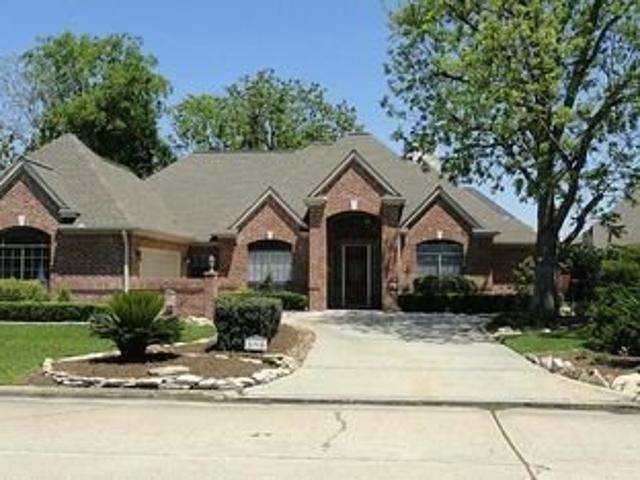 590 Edgewood Dr, Montgomery, TX 77356