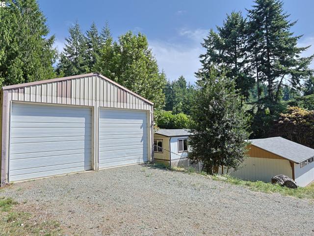 590 kings ave