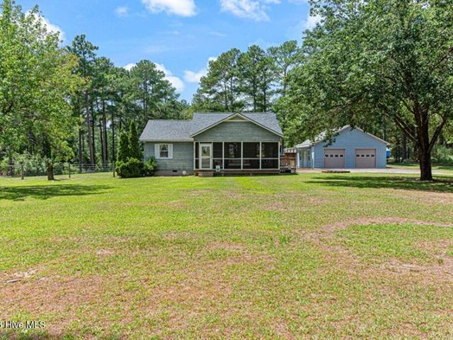 590 Hoffman Rd, West End, NC 27376