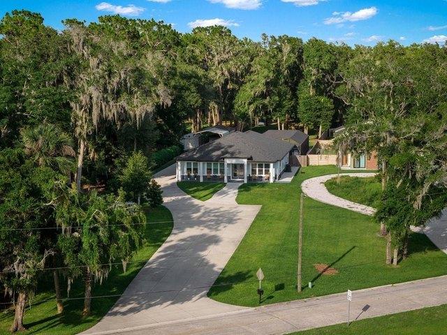 590 Lake Winnemissett Dr, Deland, FL 32724