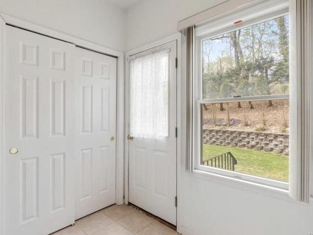 590 Landing Ave, Smithtown, NY 11787