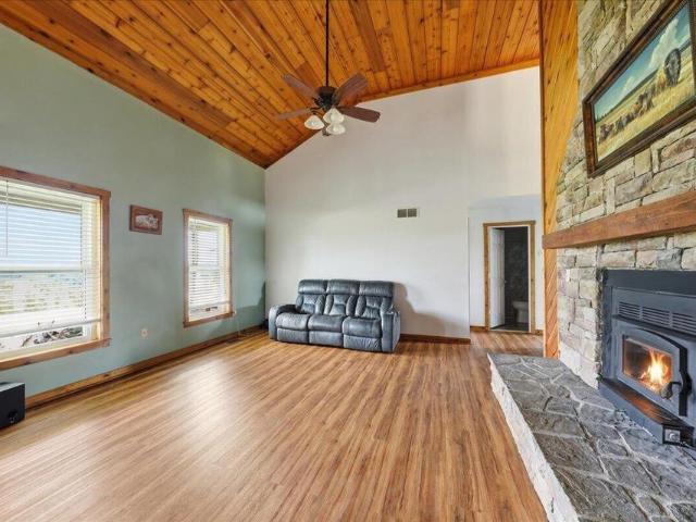 590 Leaning Oak Road