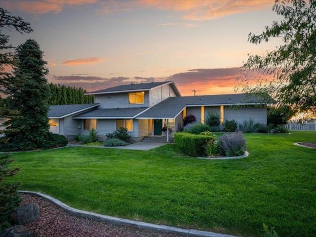 590 McDonald Dr, Pasco, WA 99301