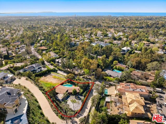 590 N Tigertail Road