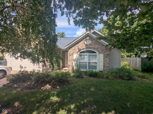 590 New London Drive