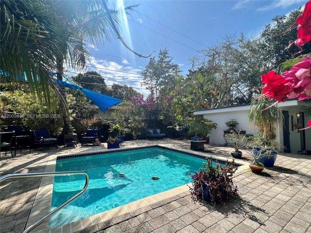 590 NW 40th Ct Apt 3, Oakland Park, FL 33309