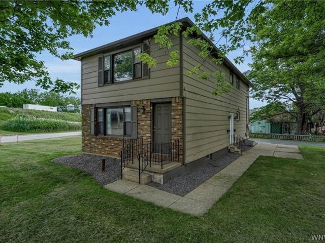 590 Potters Rd, West Seneca, NY 14224