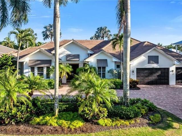 590 Putter Point Pl, Naples, FL 34103