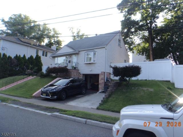 590 River Dr
