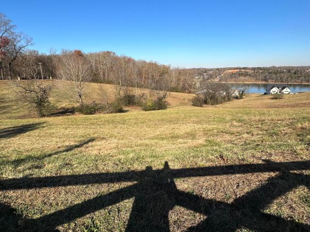 590 River Rd