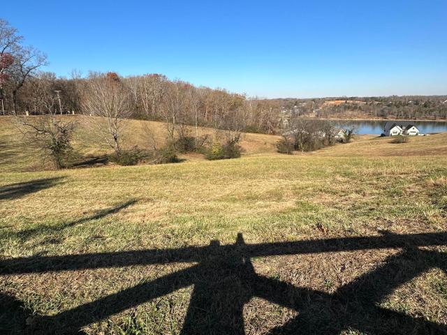 590 River Rd