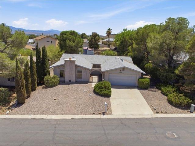 590 Ridgecrest Dr, Kingman, AZ 86409