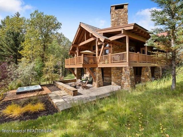 590 W Lodge Cottage Rd, Jackson, WY 83001