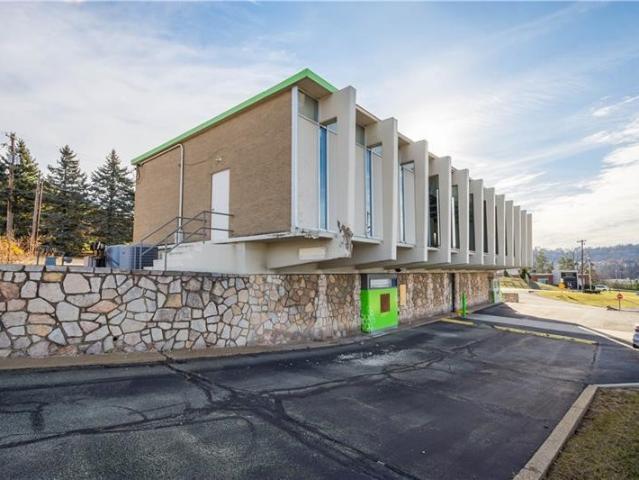 590 Washington Road