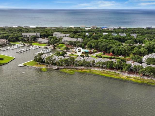 590 Westport Dr Apt H1, Pine Knoll Shores, NC 28512