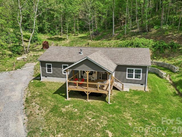 590 Willow Lane
