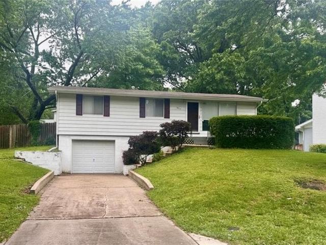 5914 N Euclid Ave, Gladstone, MO 64118