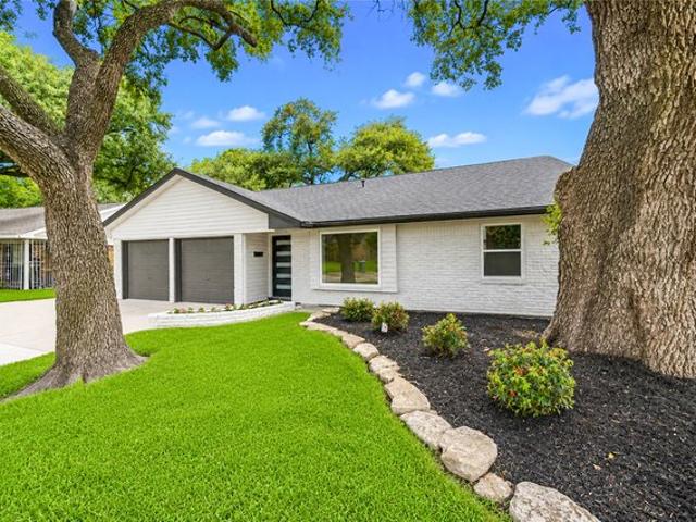 5914 Hewitt Dr, Houston, TX 77092