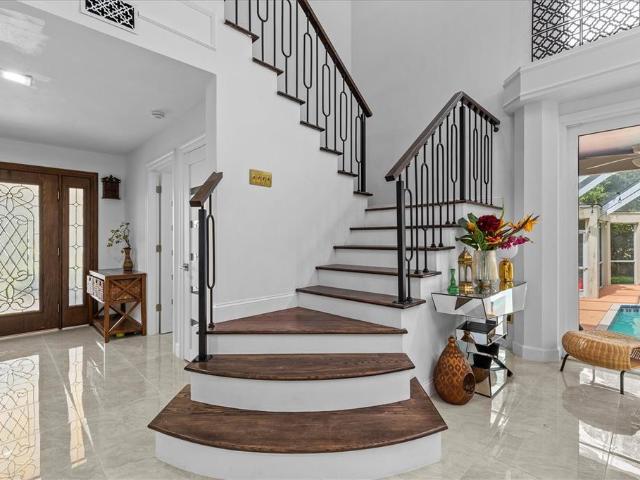 5914 La Rosa Ln, Apollo Beach, FL 33572 | MLS #TB8473