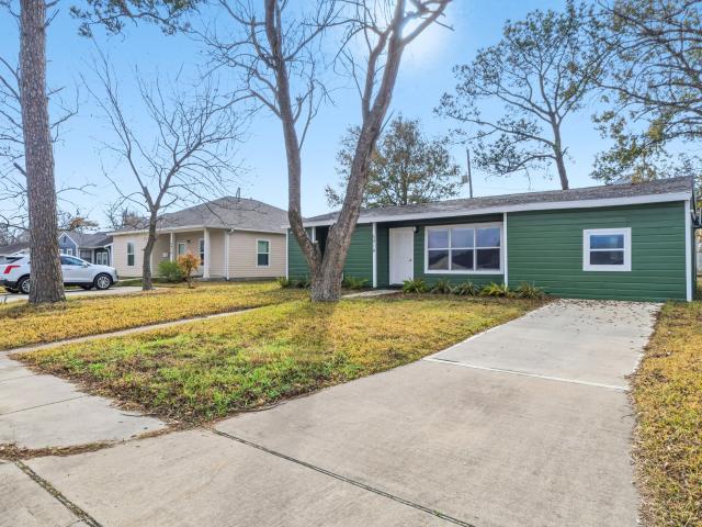 5914 Southcrest St, Houston, TX 77033 | MLS #63485 | Compass