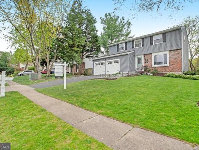 5915 Beech Tree Dr, Alexandria, VA 22310